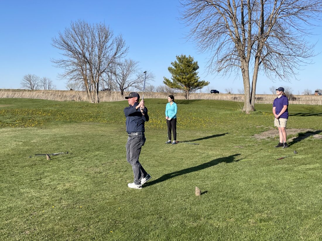 Lawrence Country Club golf pro Chris Thompson logs marathon round to ...